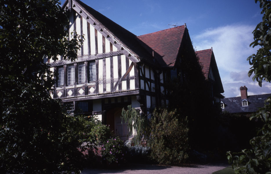Powis Castle. 'The Bothy'. C.1910 | openEQUELLA